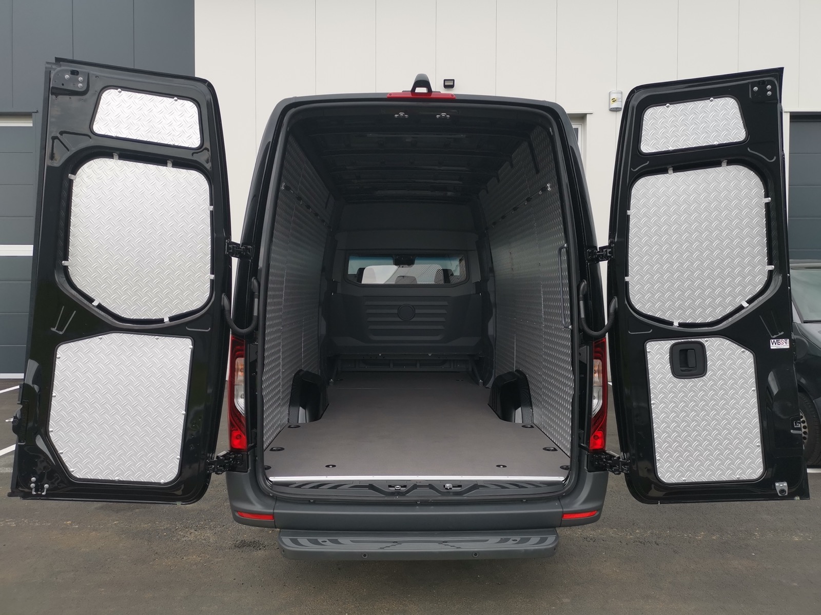 Aménagement intérieur Mercedes Sprinter - WEST Van